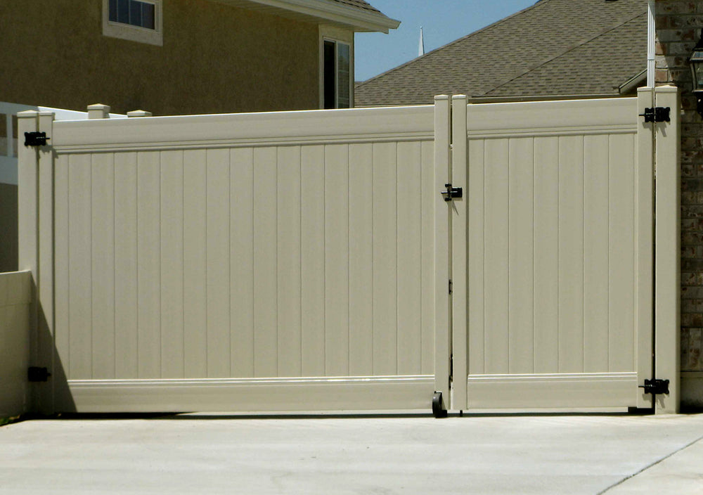 Vinyl Gates – Alliance Fence & Supply